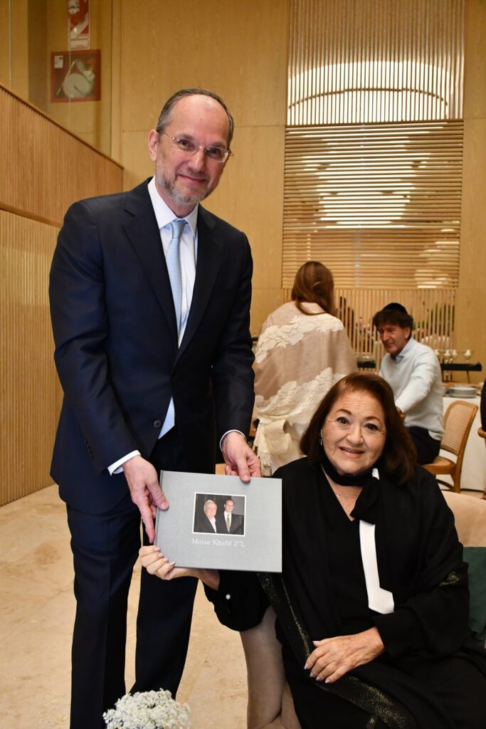 Inauguración del Hejal Moshé Khafif en la nueva sinagoga del Centro ...