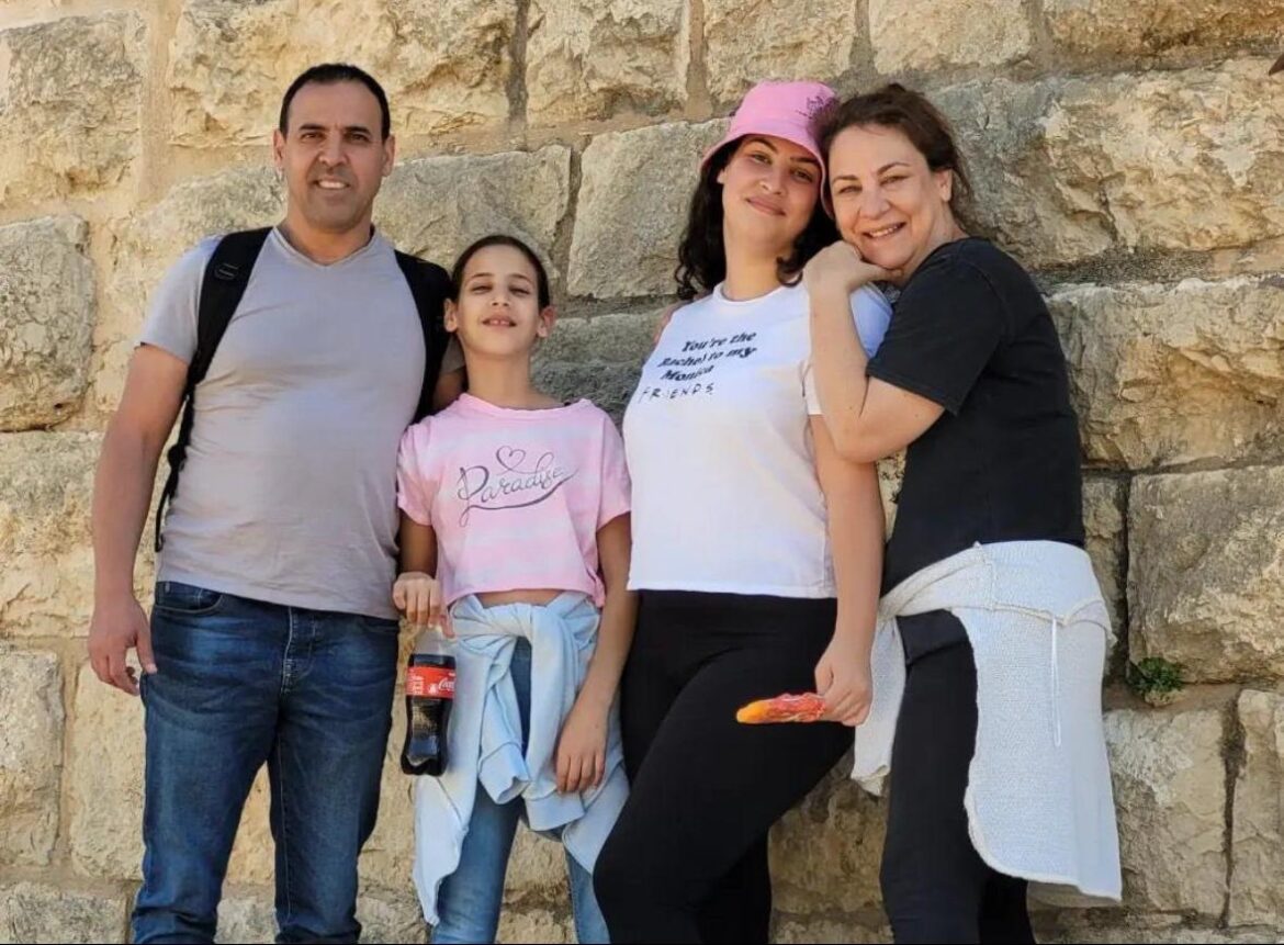 El rehén israelí Eli Sharabi será liberado mañana, pero su familia ...