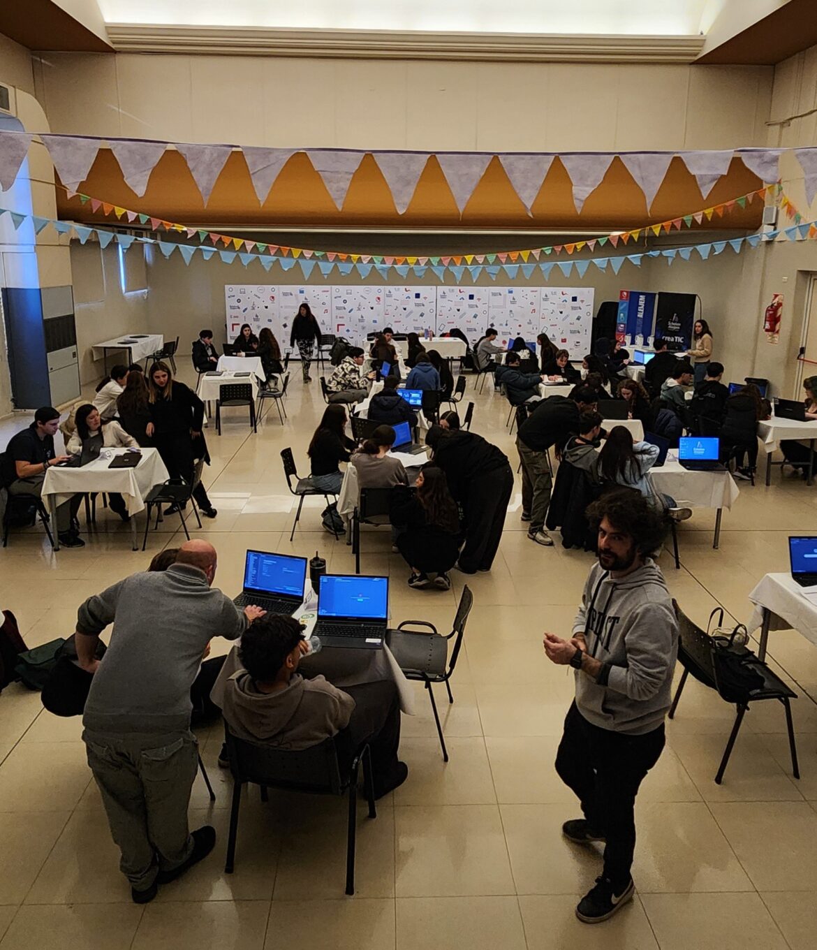 Webathon en el Scholem: la tecnología como medio de aprendizaje - Itón ...