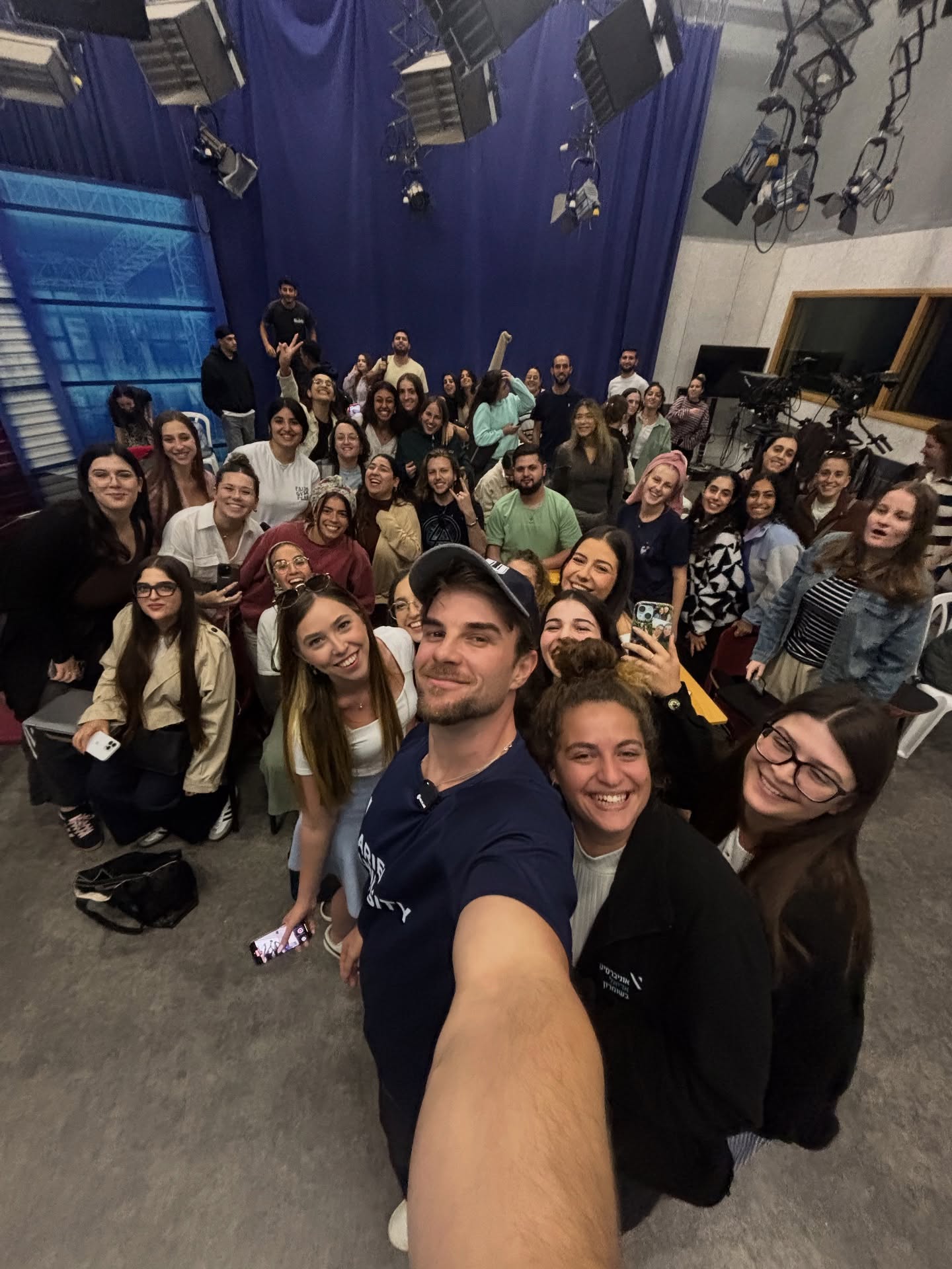 “Nate Buzz” visita la Universidad de Ariel y pone el foco en la gente, la investigación y la ...