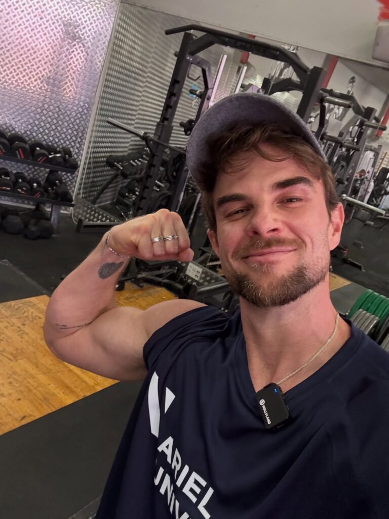 “Nate Buzz” visita la Universidad de Ariel y pone el foco en la gente ...