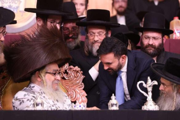 Francia: pintaron una esvástica en la entrada del Centro Gisèle Halimi ...